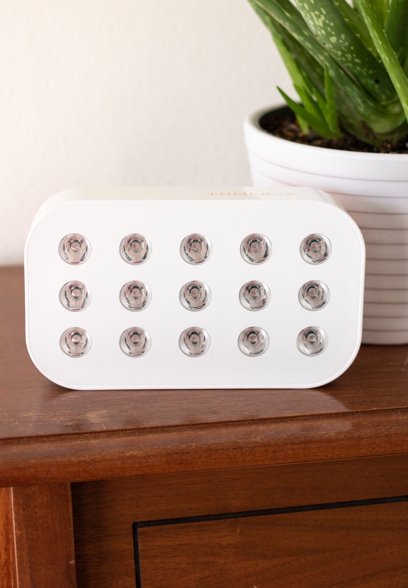 Lumebox Review: Does Lumebox Red Light Therapy Work? [Comprehensive]