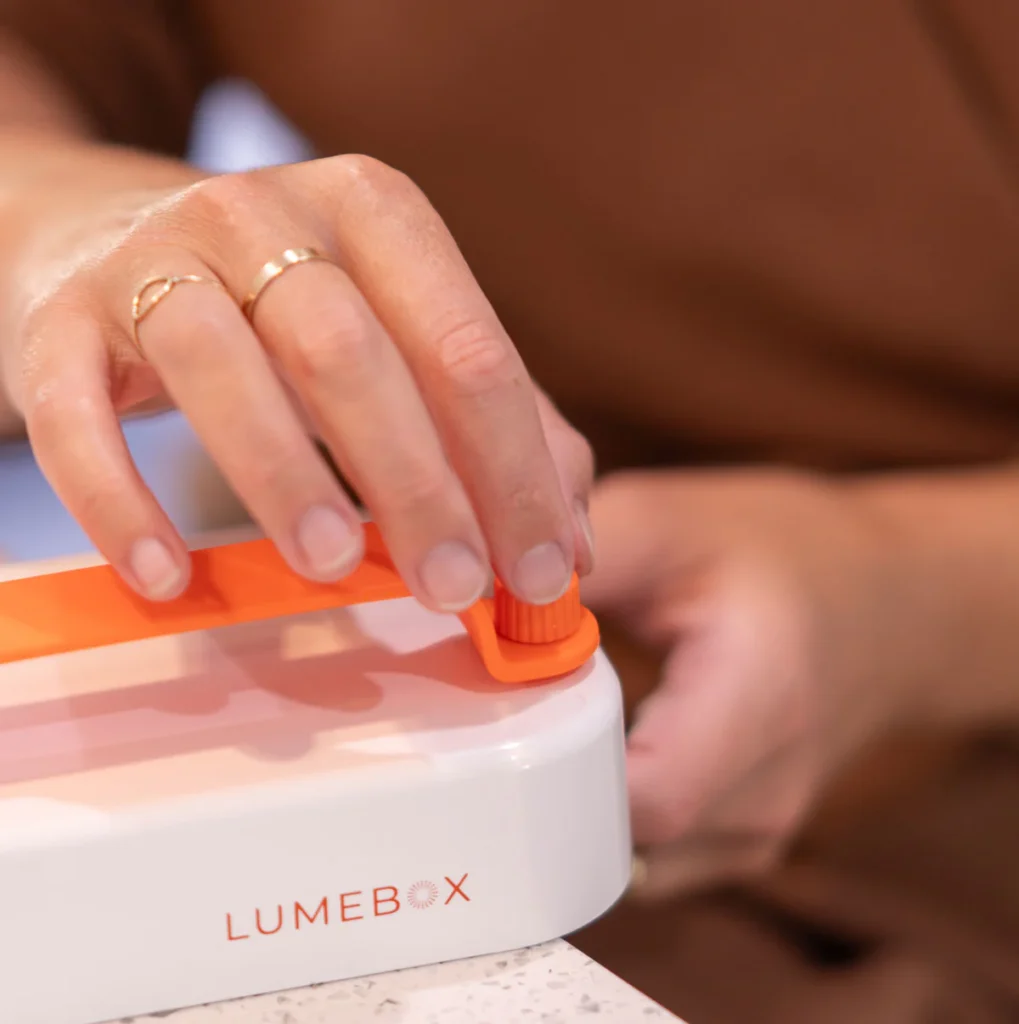 Lumebox Review: Does Lumebox Red Light Therapy Work? [Comprehensive]